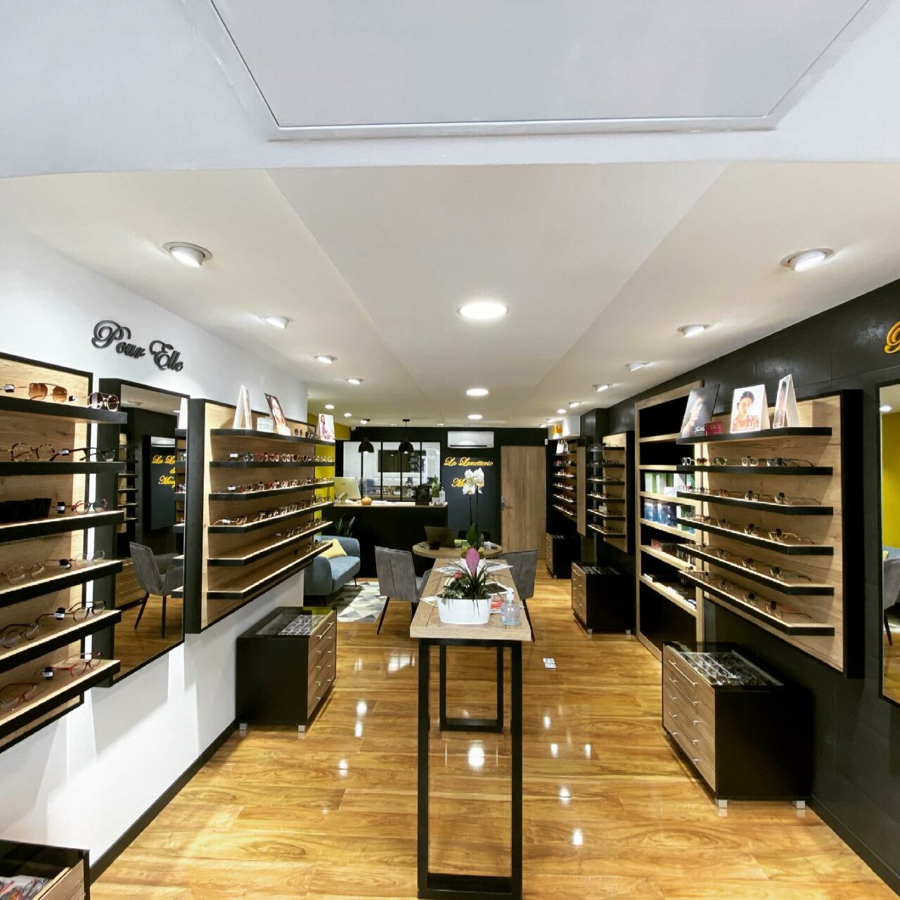 Agencement de magasin d’optique - Castany Agencement